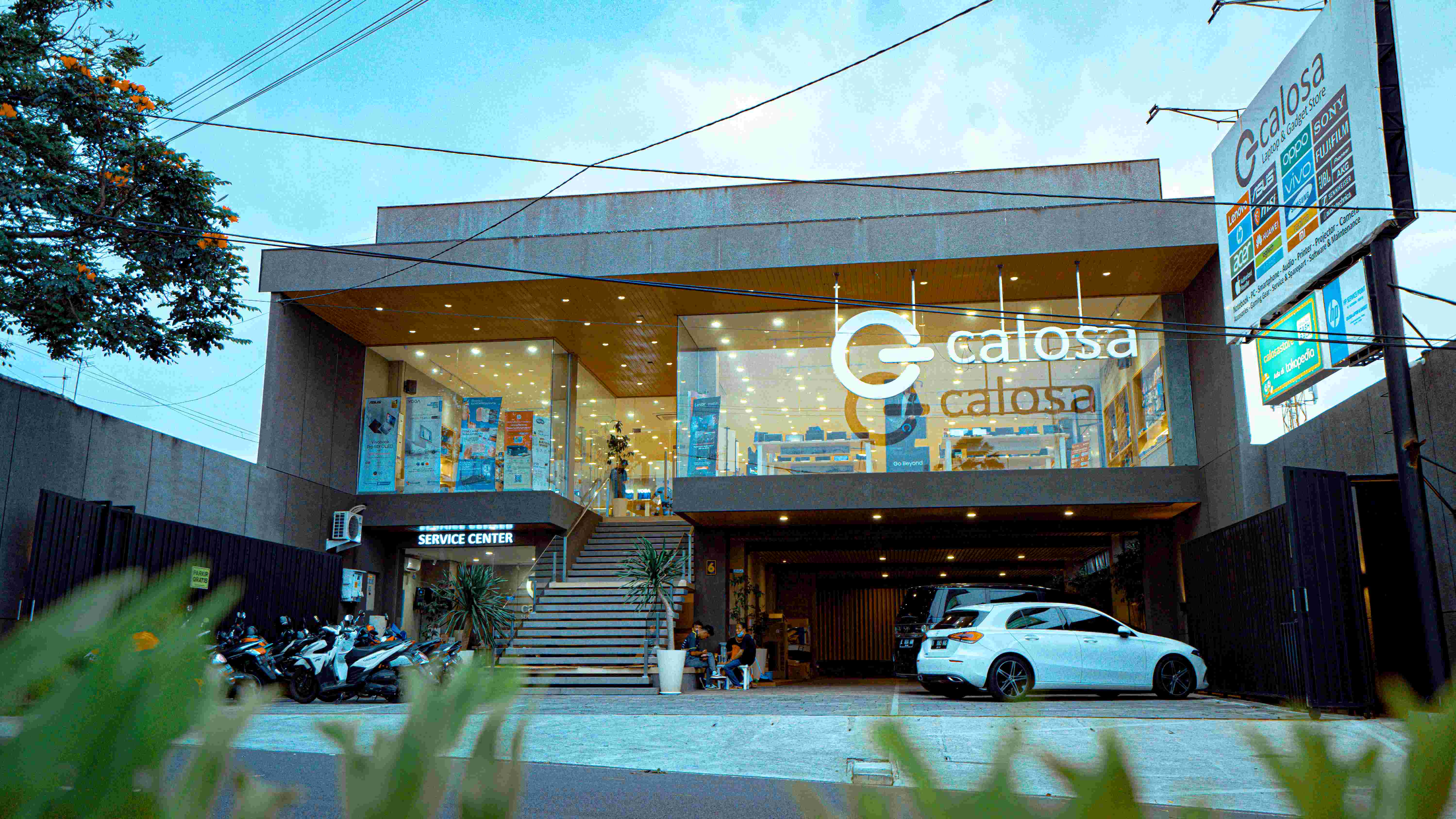 Calosa Laptop & Gadget Store Terlengkap Termurah Terbesar
